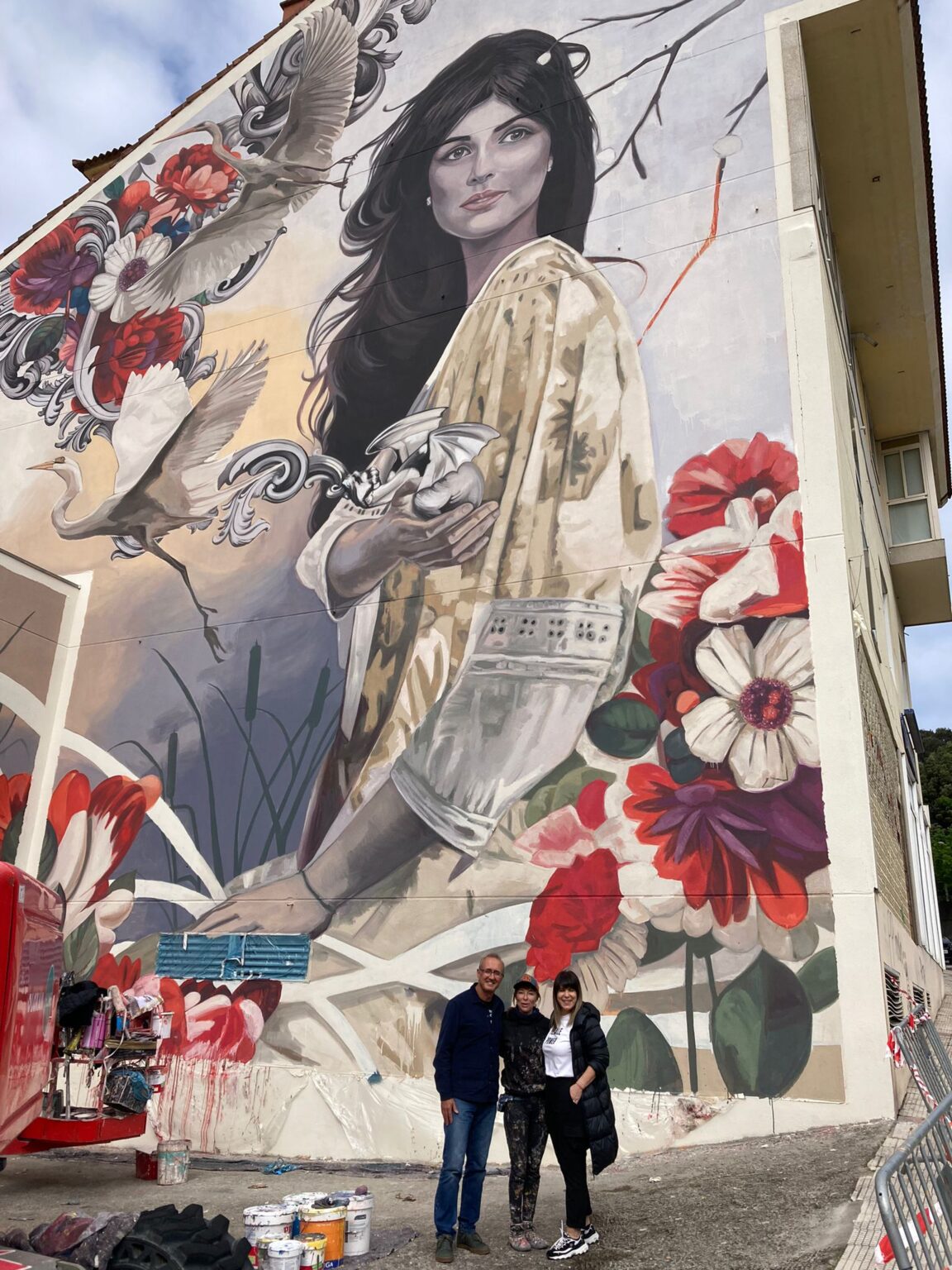 A obra ´A Dona do Esteiro´ de Lula Goce opta a ser o mellor mural do ...